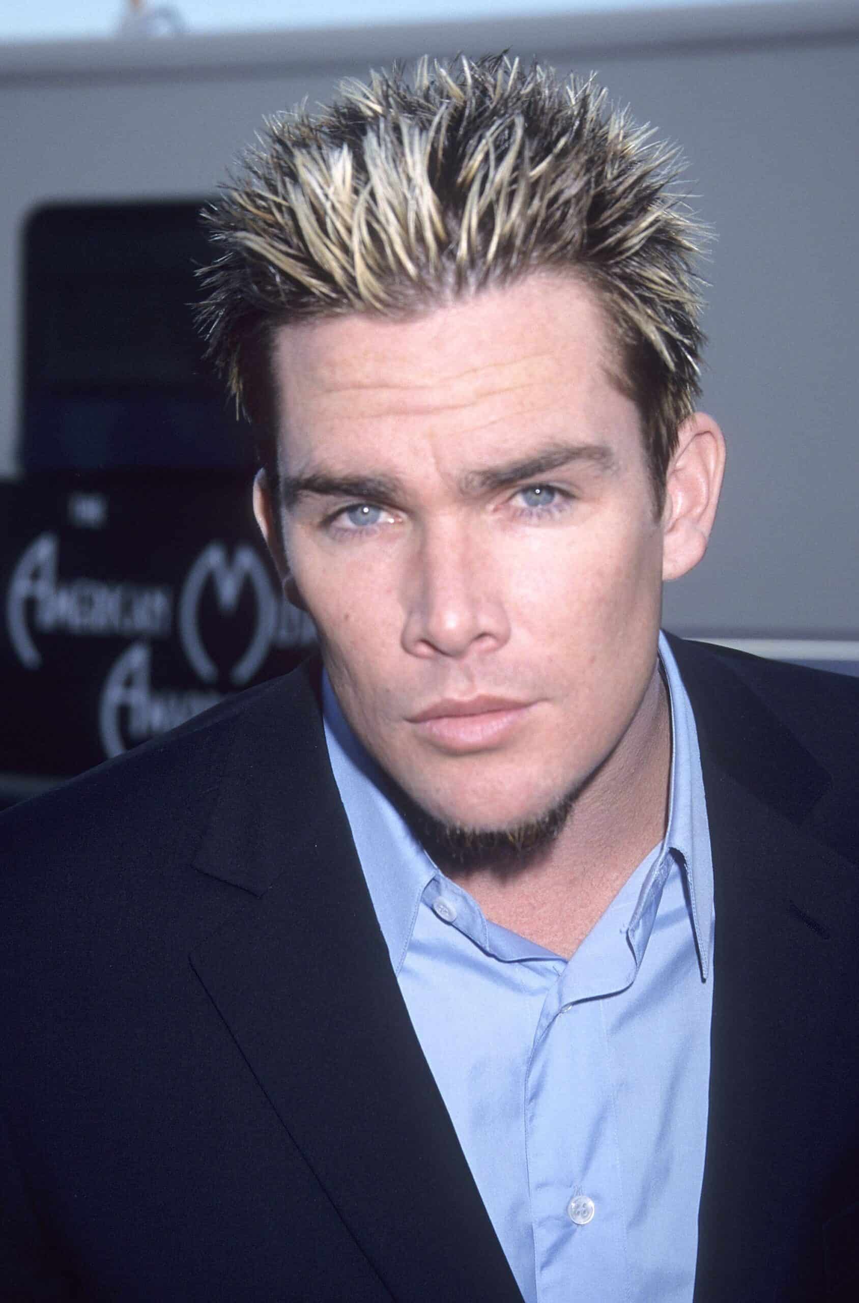 Top 20 Iconic 90s Hairstyles For Men - Beardlong